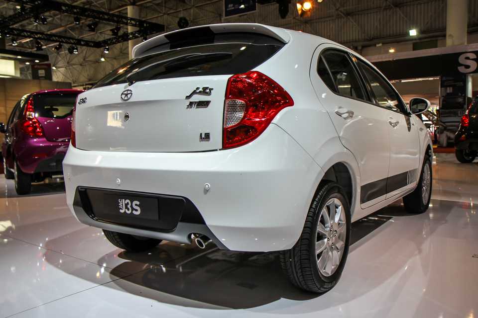 Galeria de fotos: JAC J3 S 1.5 flex estreia por R$ 37.490 - AUTOO
