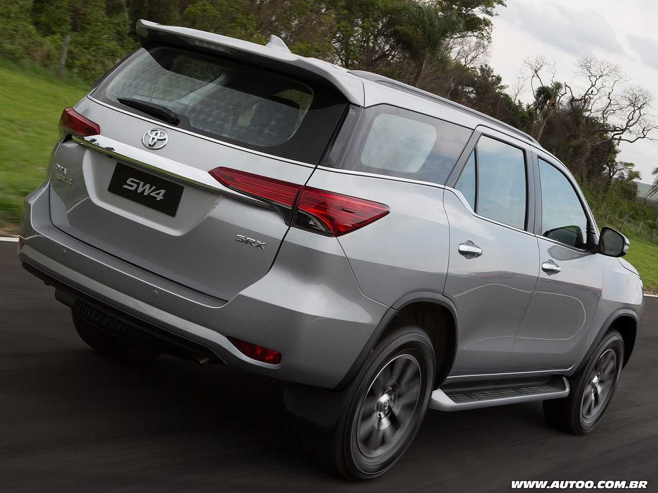 Galeria de fotos: Como explicar o ''fenômeno'' Toyota SW4? - AUTOO