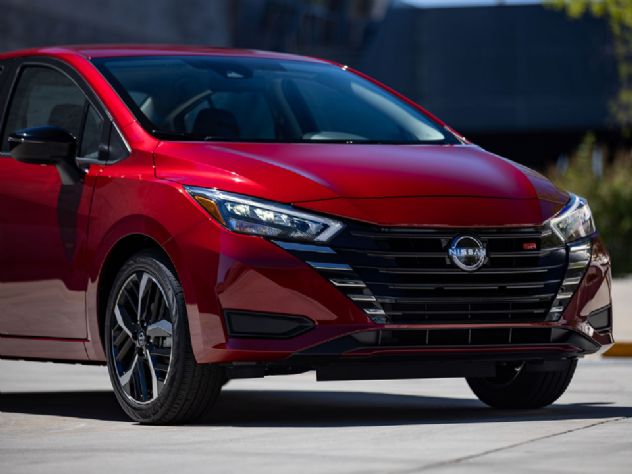 Facelift para o Nissan Versa chegará ao Brasil somente na linha 2024 ...