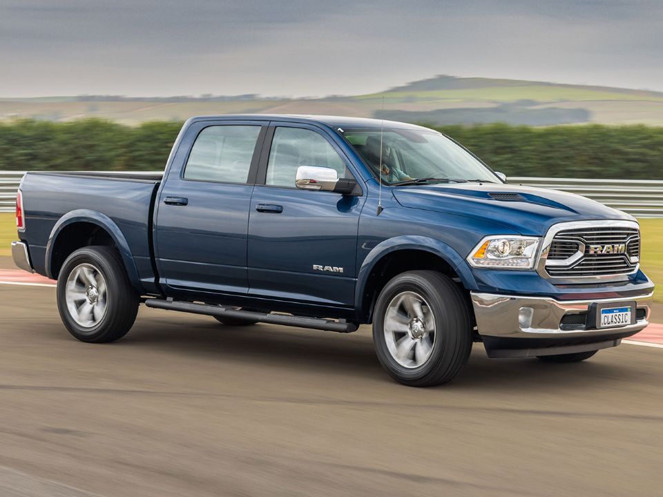 Ram Classic chega ao mercado para desafiar versões mais caras de Hilux ...
