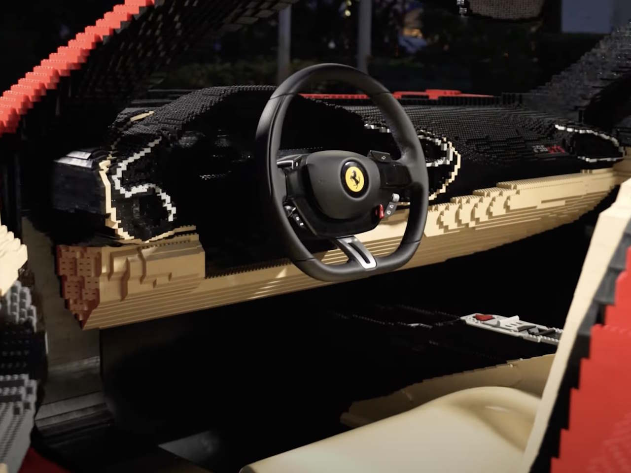 Galeria de fotos: Ferrari 296 GTS feita de Lego é mais pesada que a de ...