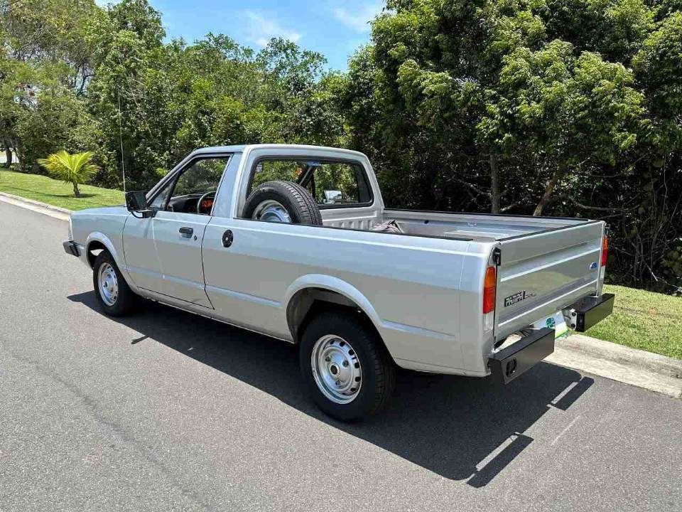 À venda, Ford Pampa 1993 tem só 7 mil km e ainda tem cheiro de carro 0 ...