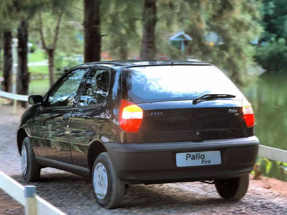 Por menos de R$ 15 mil, o Fiat Palio é vice-campeão de vendas entre os ...