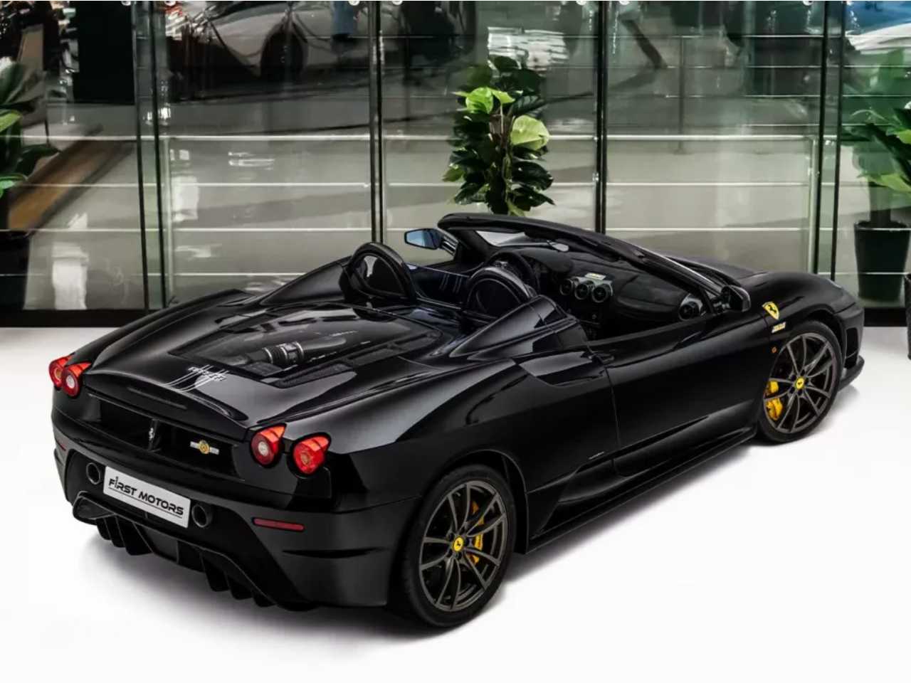 Galeria de fotos: Rara Ferrari de 2009 está à venda por R$ 3,8 milhões ...
