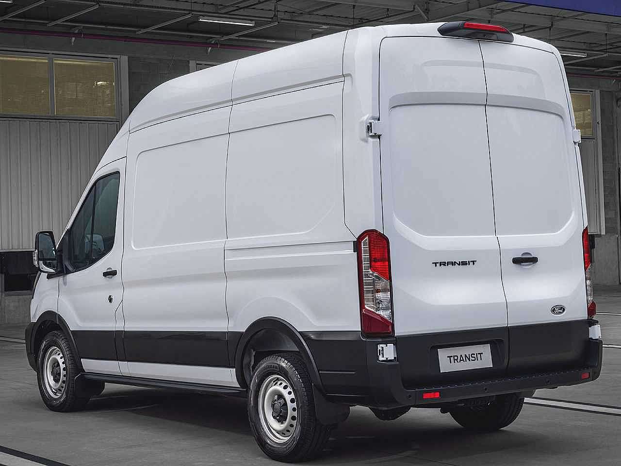 Ford lança linha 2026 da Transit mais equipada e com novas versões ...